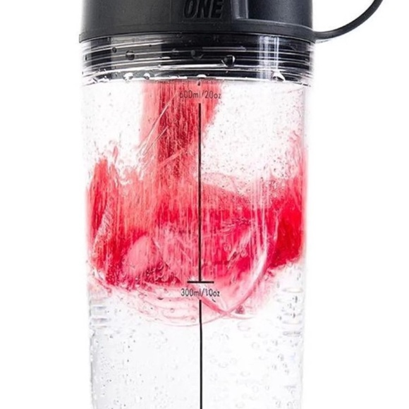 Umoro | Storage & Organization | The Ultimate Shaker Bottle Umoro One ...